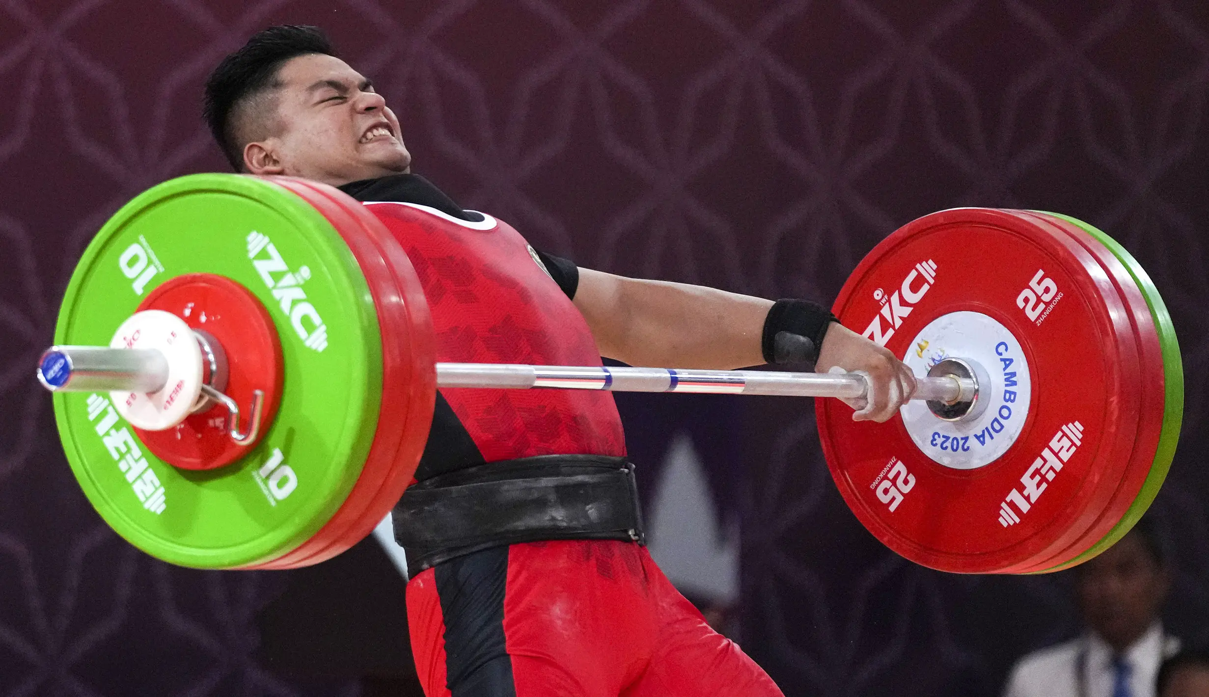 Foto: Kalah dari Lifter Vietnam, Muhammad Zul Ilmi Raih Perak di Angkat Besi SEA Games 2023 ...