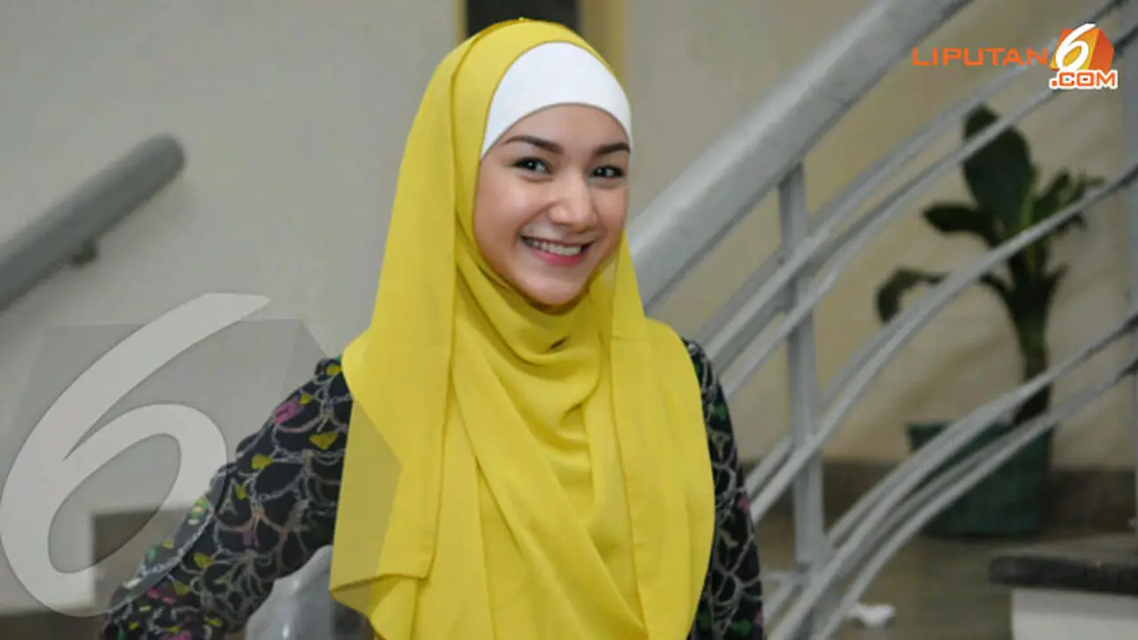 7 Potret Transformasi Indri Giana, Artis yang Kini Jadi Istri Ustaz ...