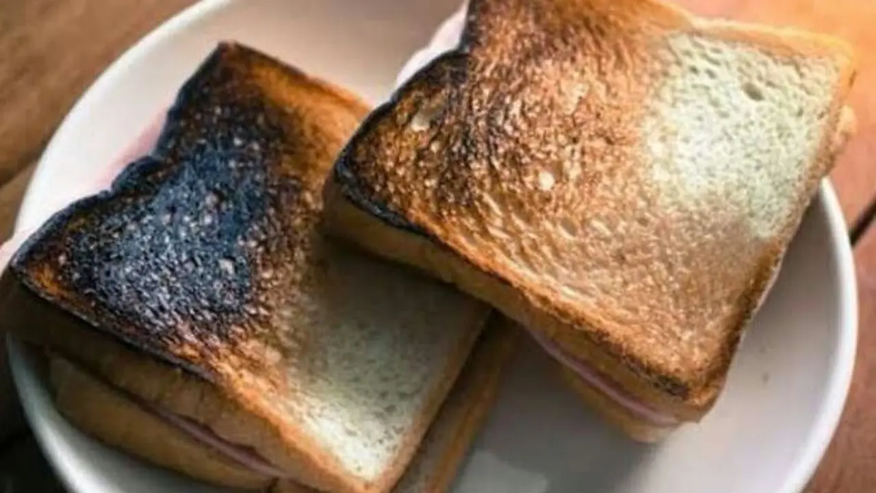 6 Potret Roti Gosong Ini Bikin Enggak Nafsu Makan, Masih Doyan? - Hot ...