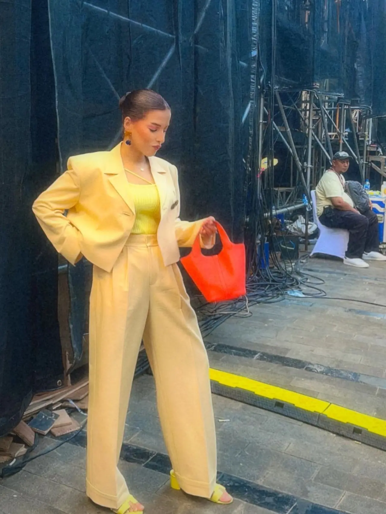 Inspirasi 5 Outfit Tampil Fun dengan Busana Colorfull dari Tasya Farasya