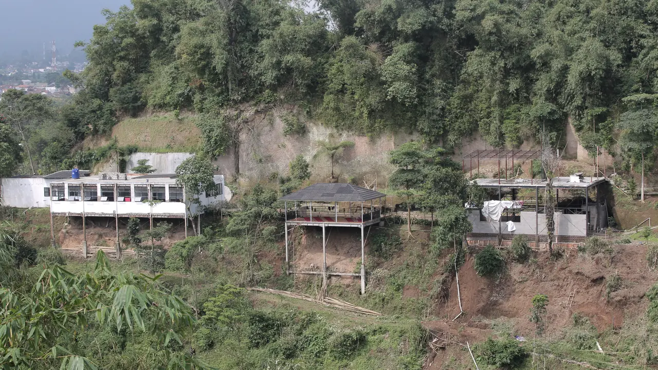 Sesar Lembang, Patahan Bumi Aktif yang Bisa Menghasilkan Gempa Besar - Hot Liputan6.com