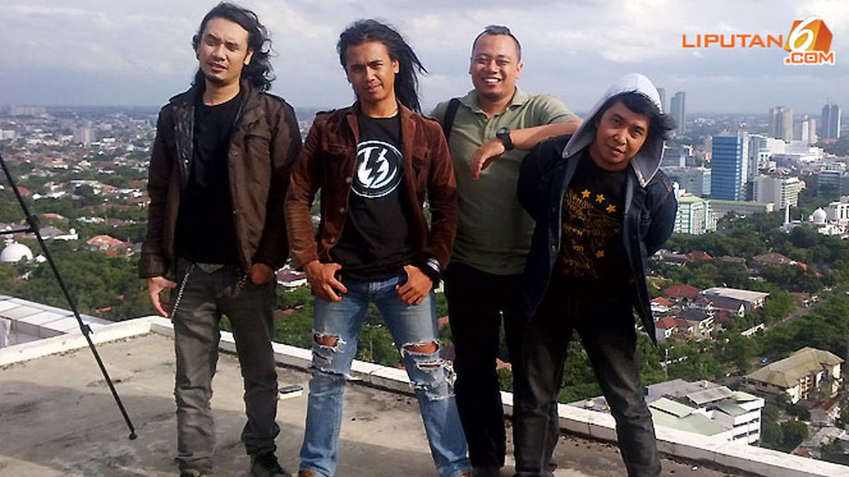 Menyimak 'V', Bukti Eksistensi Seurieus di Tanah Air - ShowBiz Liputan6.com