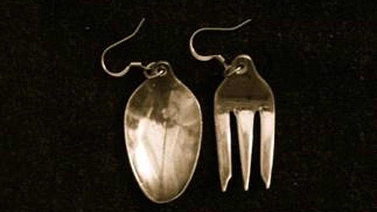 Desain Anting Tak Biasa Yang Dapat Membuat Penampilan Anda Semakin Unik ...