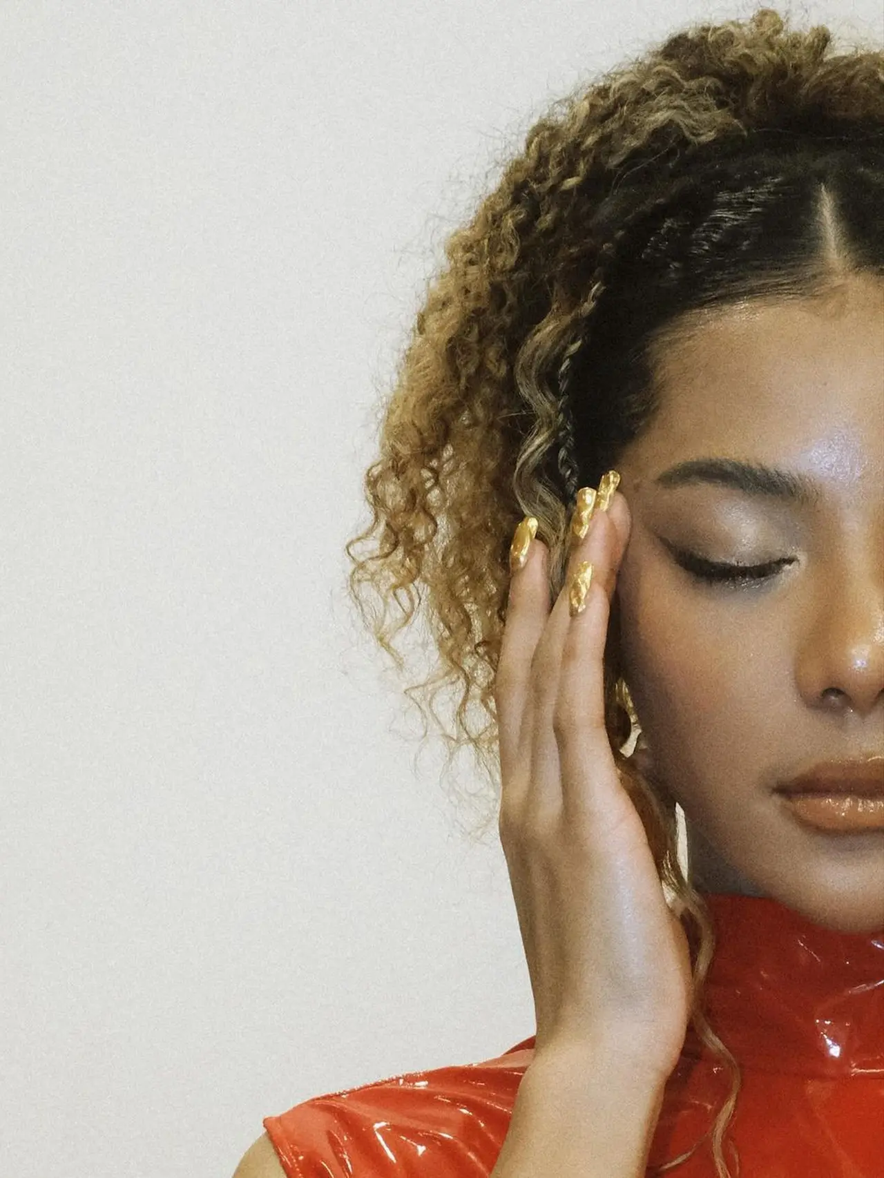 7 Potret Zsa Zsa Utari di Gala Premiere 'Pasutri Gaje', Bak Aktris ...