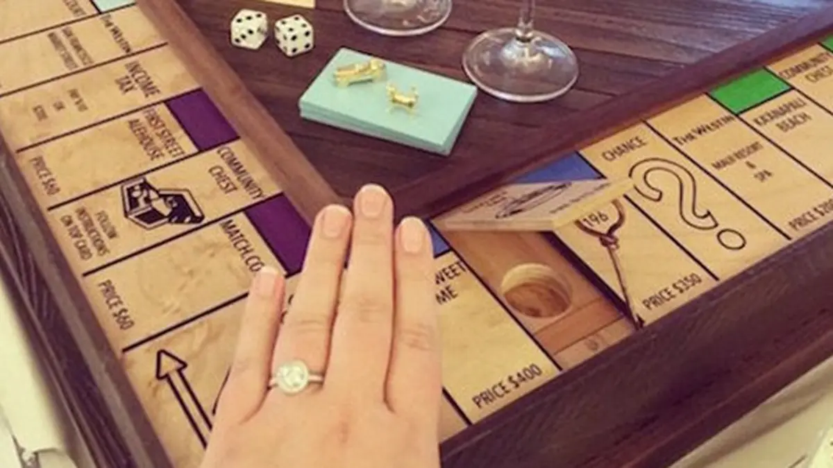 Main Monopoli Berujung Lamaran Romantis, So Sweet... - Lifestyle Fimela.com