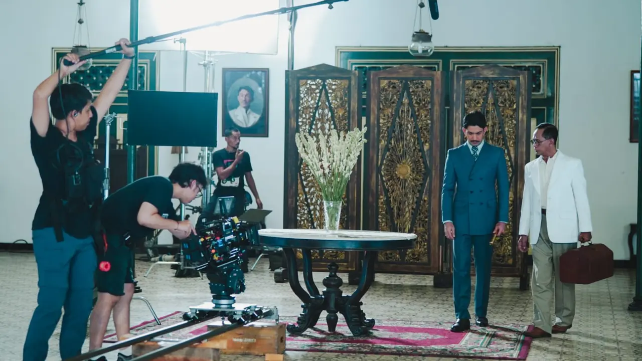 6 Fakta Reza Rahadian Main Film Gowok: Kamasutra Jawa, Tandai 15 Tahun ...