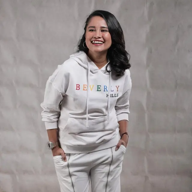 6 Potret Terbaru Chika Waode di Usia 40 Tahun, Awet Muda Bak ABG - Hot ...