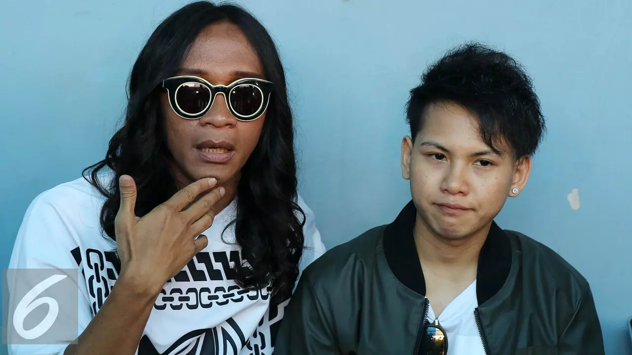 Potong Rambut, Istri Aming Kembali Mirip Laki-Laki? - ShowBiz Liputan6.com