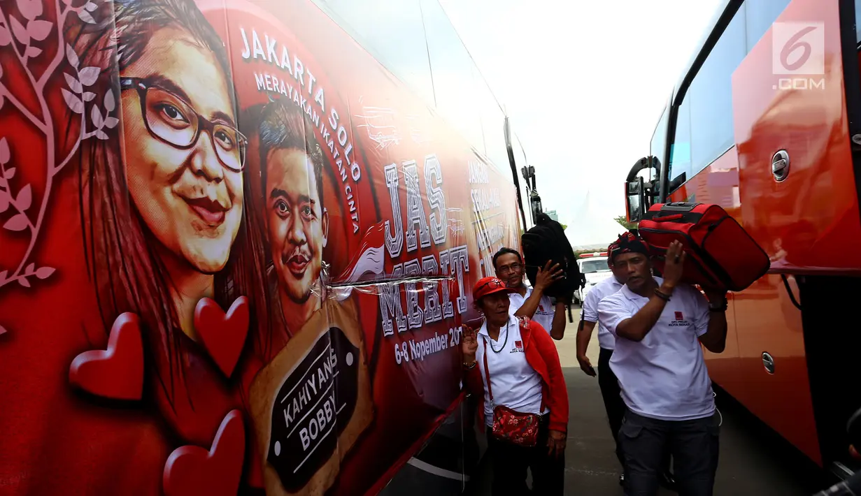 PHOTO: Ribuan Relawan Projo Hadiri Pernikahan Kahiyang-Bobby - Foto ...