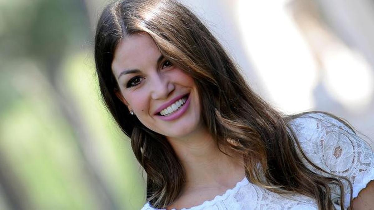 Kekasih Cantik dan Putri Mungil Kesayangan Davide Astori - Bola ...