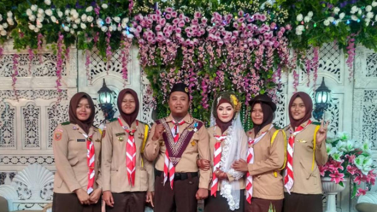 Unik, Seragam Pramuka untuk Busana Pernikahan