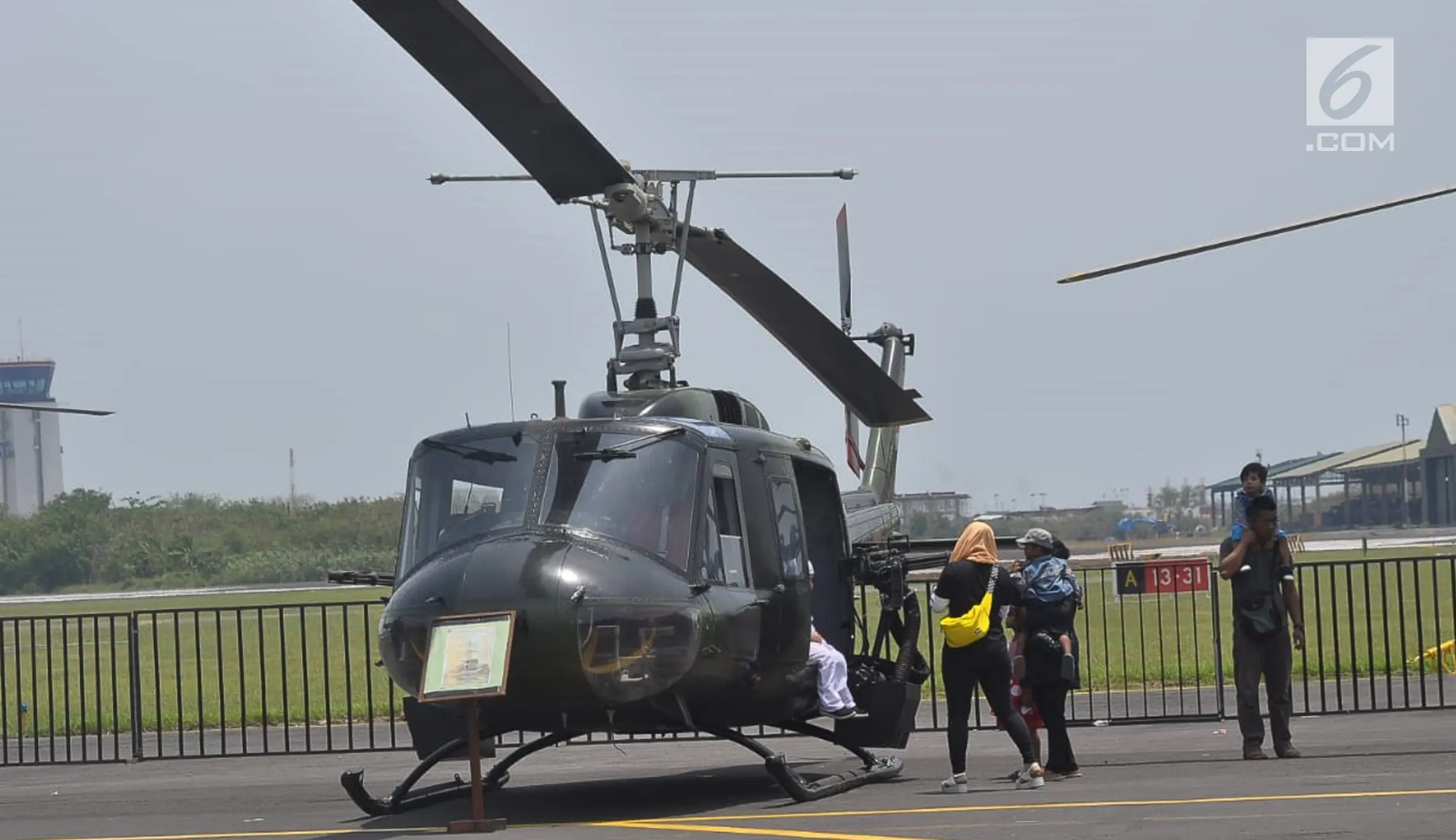 FOTO: Pameran Alutsista Meriahkan HUT ke-73 TNI di Lanumad Ahmad Yani ...