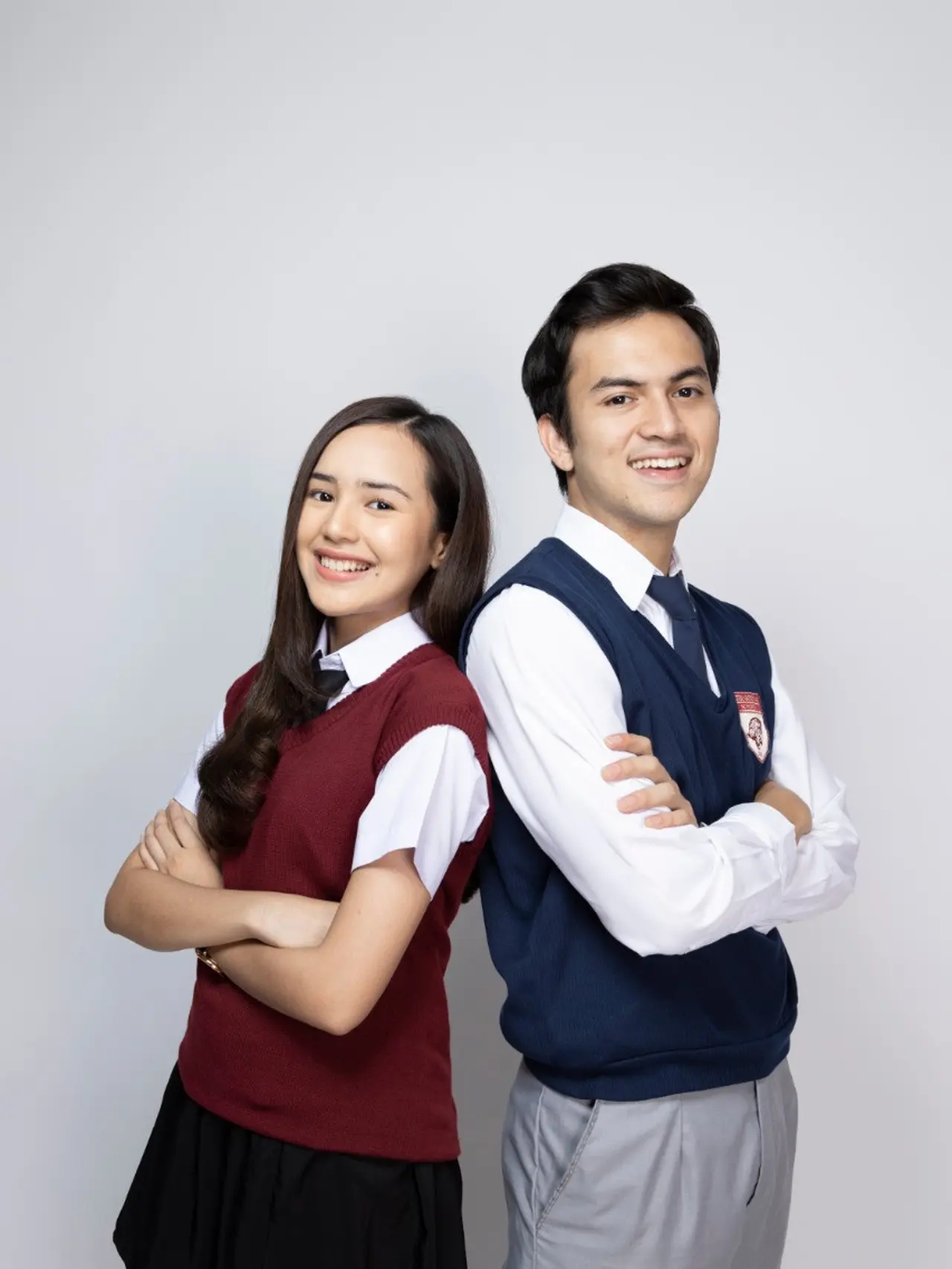 Review Film Love Knots: Romansa Cinta Segitiga Era SMA, Dihidupkan Rizky Nazar dan Beby Tsabina ...