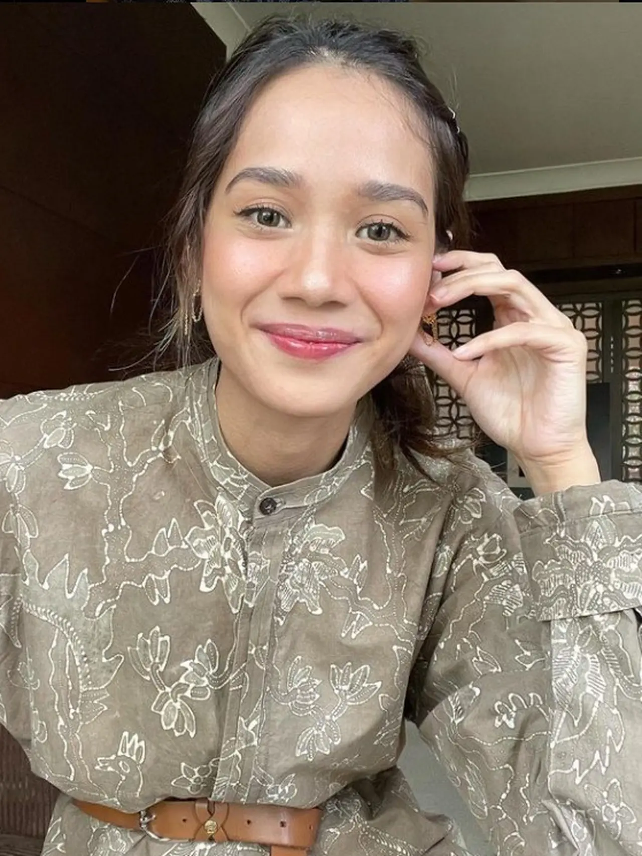 9 Potret Gista Putri yang Selalu Cantik dalam Beragam Outfit ...