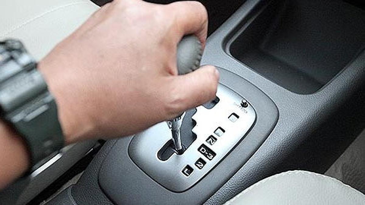 Tips Mengendarai Mobil Matik untuk Pemula - Tips Otosia.com