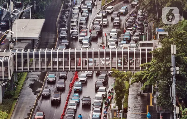 Penulis Film Tintin Mengurus Dunia Mata-mata Inggris di Section 6 ...