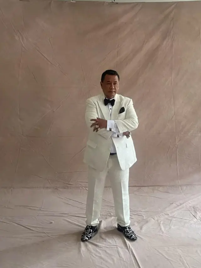 Intip Penampilan Hotman Paris dan Istri di Pernikahan Frank Hutapea ...