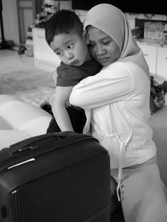 Foto Sus Rini Pamitan Pulang ke Kampung Tinggalkan Rayyanza, Ada Alasan Mengharukan di Baliknya ...