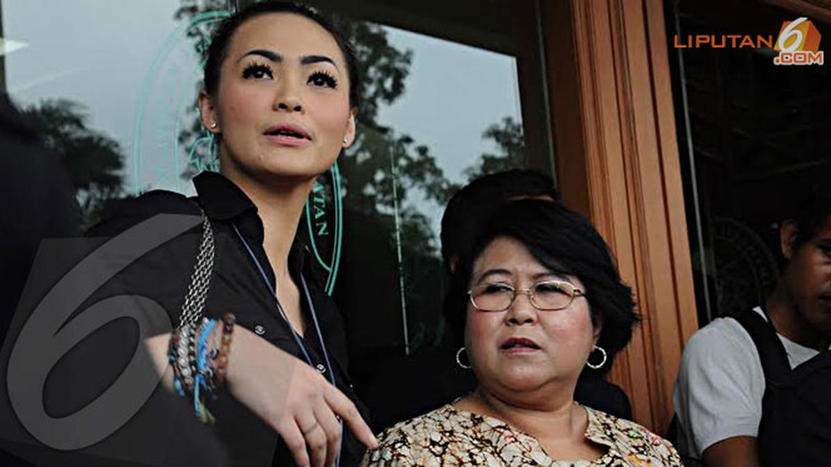 Pengacara: Sebagai Istri, Christy Jusung Tertekan - ShowBiz Liputan6.com