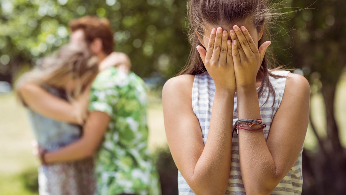 5 Cara Menghadapi Cinta Segitiga Agar Tidak Terjebak Terlalu Lama
