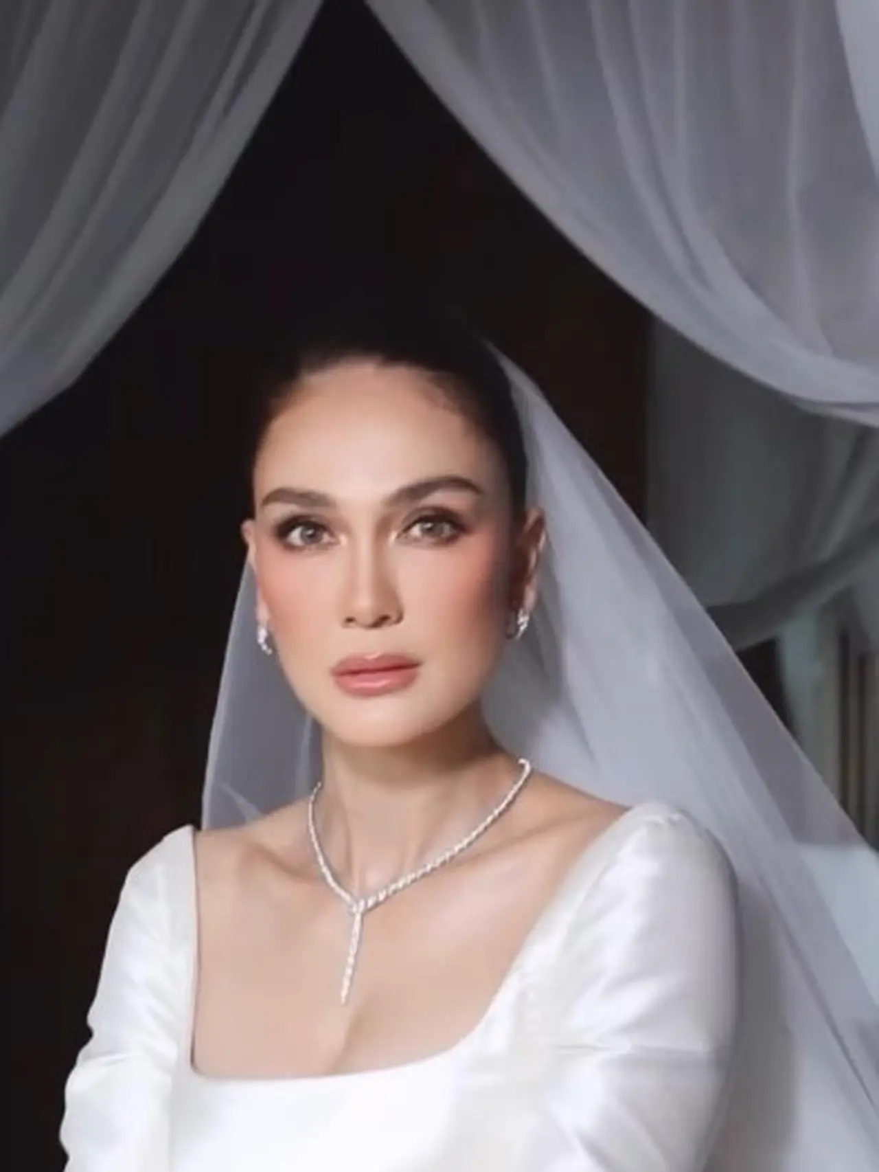 6 Model Kalung Mewah dan Bikin Penampilan bak Artis Terkenal