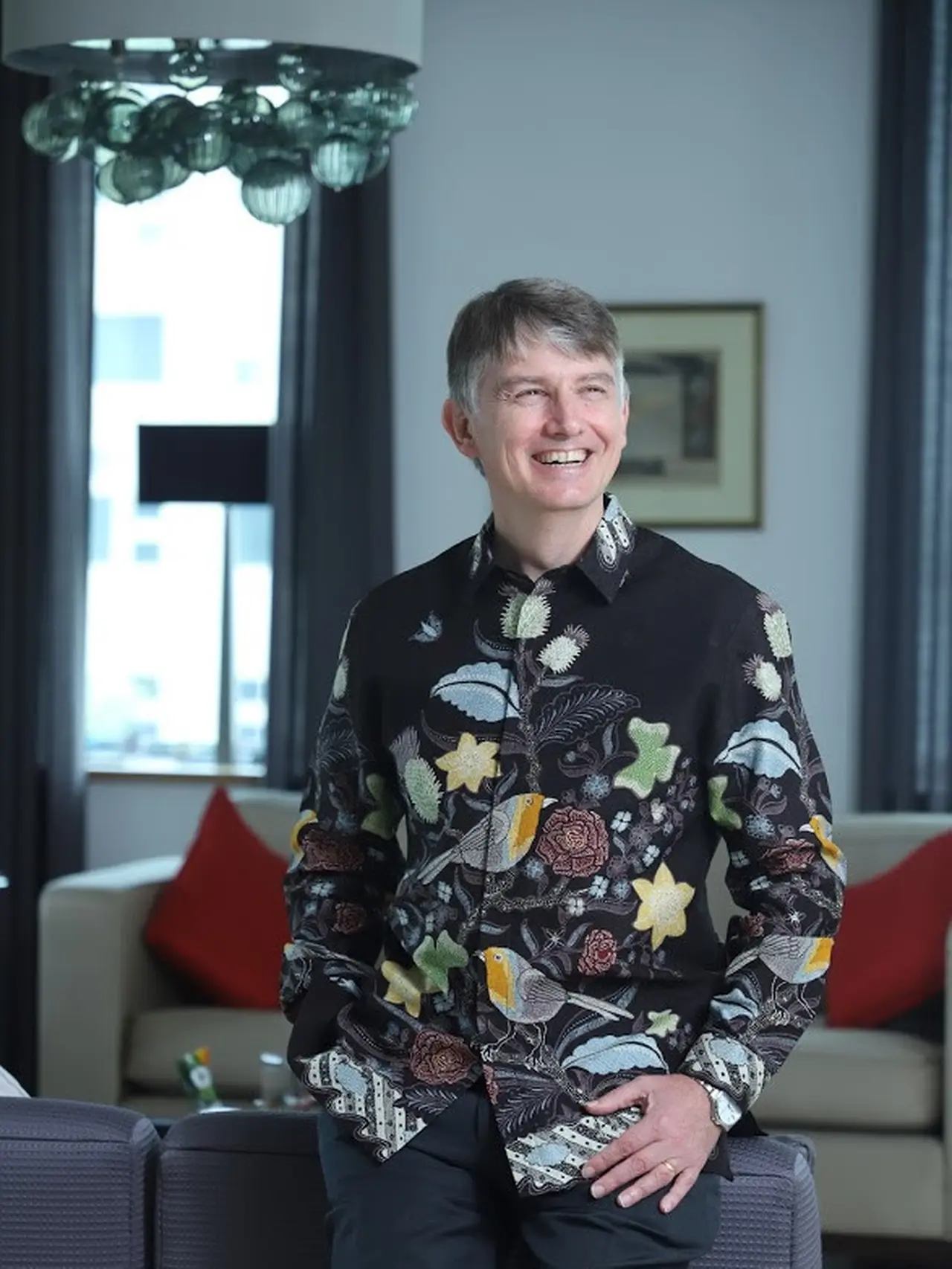 8 Keindahan Kolaborasi Motif Batik dengan Ikon Dunia dari Asia hingga ...