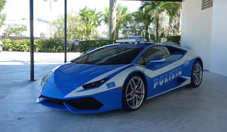 10 Mobil Polisi Terbaik di Dunia - Galeri Otosia.com