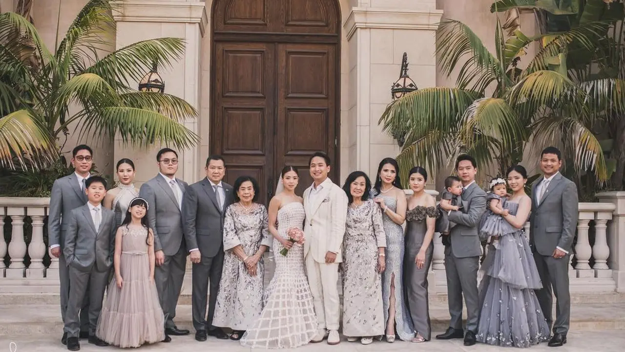 6 Potret Clarissa Tanoesoedibjo Bareng Keluarga di Hari Pernikahan ...