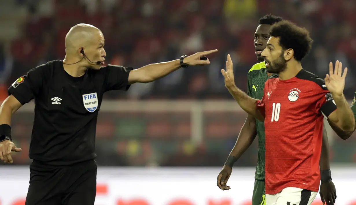 Foto: Momen Lucu Ketika Bintang Liga Inggris Mohamed Salah Ditawarin ...