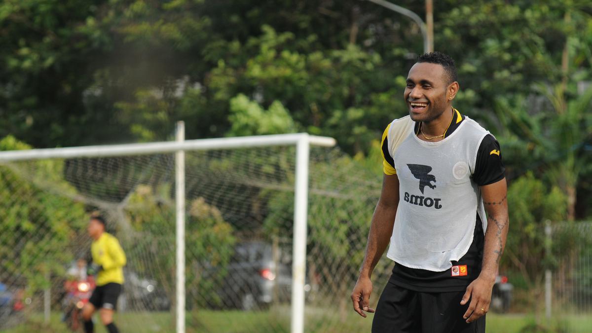 Menguak Target Pribadi Titus Bonai di Piala Presiden 2015 - Bola ...