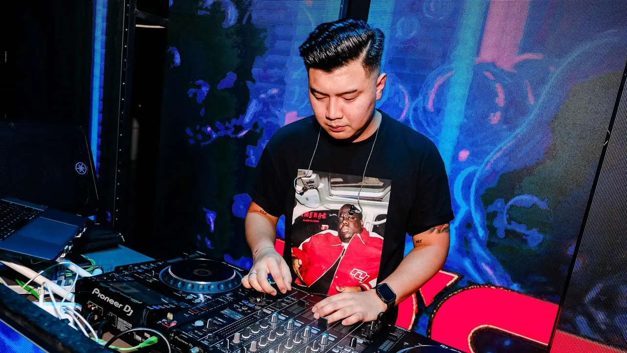 RIS, Disc Jockey yang Mirip Chef Arnold Persiapkan Kolaborasi Kejutan - ShowBiz Liputan6.com