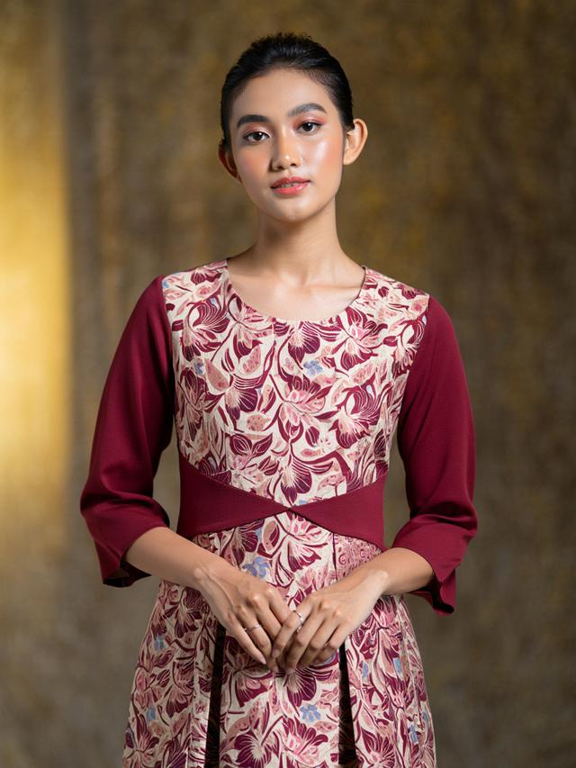 7 Model Dress Batik Modern Kerah Bulat Kombinasi Kain Polos Elegan 2025 ...
