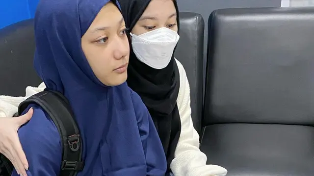 Tak Sedarah, Ini 6 Potret Anak Perempuan Lyra Virna dan Fadlan Sering Disebut Kembar - Hot ...