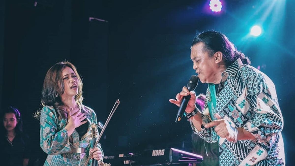 6 Pesona Sandy Ria Ervinna, Pemain Biola Didi Kempot yang Cantik