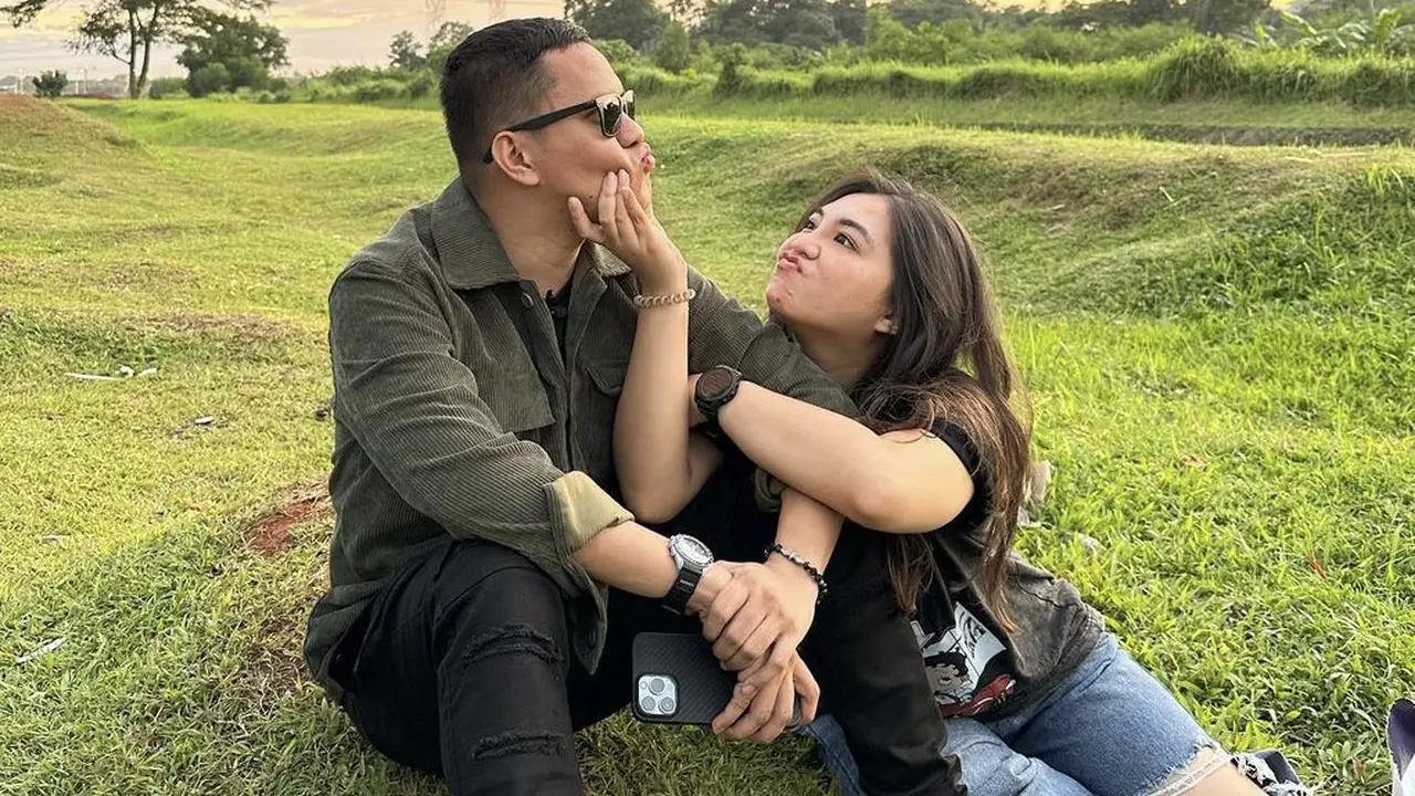 Jawaban Pintar Tipang Istri Arief Muhammad Saat Netizen Sebut Beri ...
