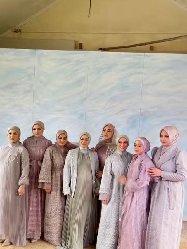 7 Pemotretan Geng Mamayu Kompak Berhijab, Ada Duo Bumil Curi Perhatian ...