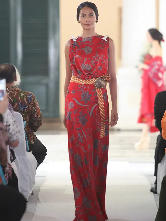 Perayaan Hari Batik Nasional Digelar Meriah Oleh 3 Desainer Ternama Indonesia - Photo Fimela.com