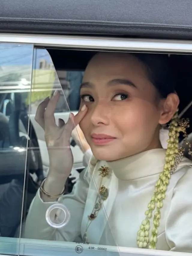 6 Pesona Dhika Himawan Istri Brandon Salim Cantik Effortless di Hari Pernikahan, Digelar di Kuil ...