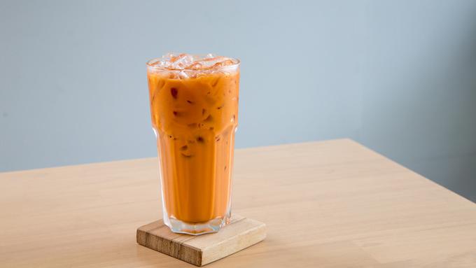 Resep Ice Thai Tea Thailand Ala Rumahan yang Segar - Food Fimela.com