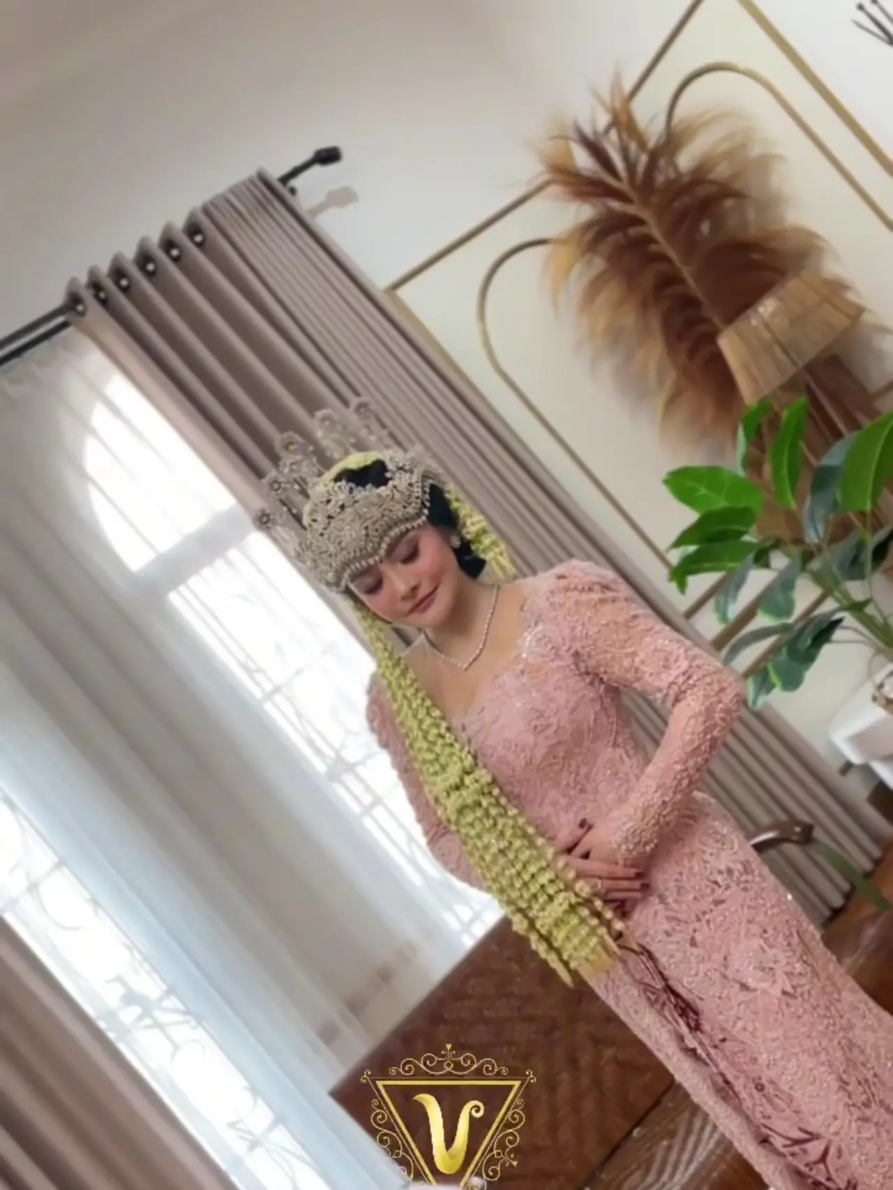 10 Potret Mawar Afi Pakai Gaun Jawa-Sunda di Prewedding, Serasi Bareng ...