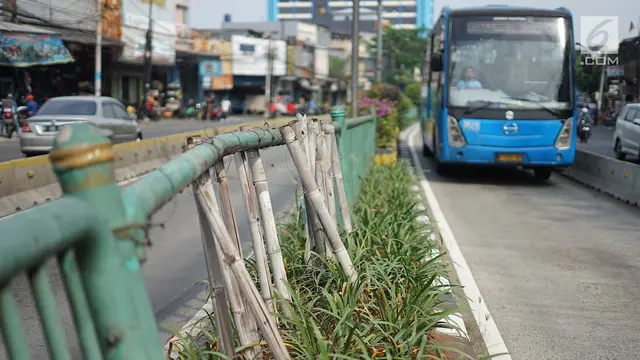 Truk Brimob Lawan Arus Masuk Jalur Busway, Dirlantas Lapor Propam ...