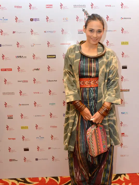 FOTO: Cantiknya Sha Ine Febriyanti, Pemeran Nyai Ontosoroh Dalam ...
