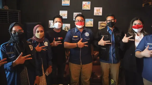 10 Brand Fesyen Lokal Siap Mendunia di Paris Fashion Show 2022 ...