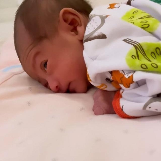 Ria Ricis Biarkan Moana Tengkurap, Ketahui Manfaat Tummy Time - Health ...