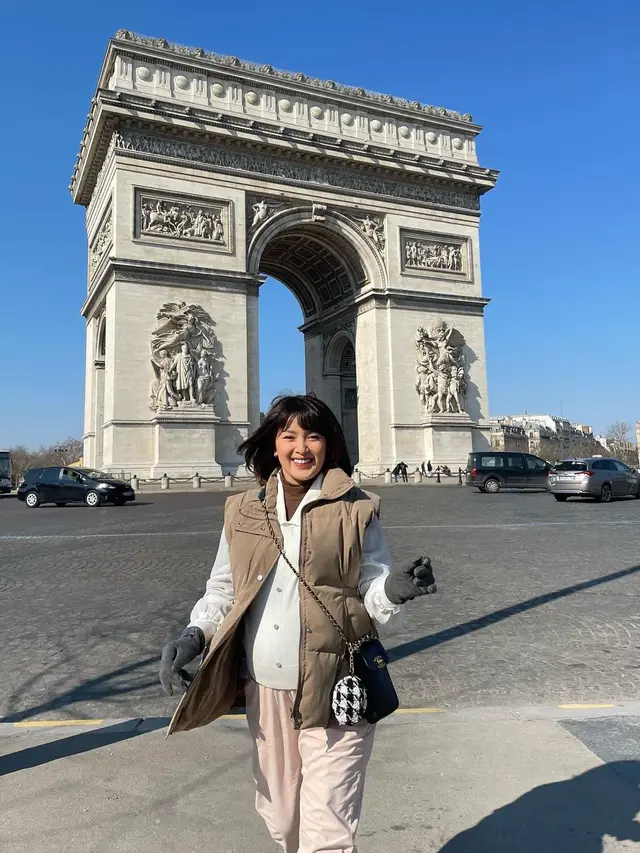 6 Potret Babymoon Rosiana Dewi di Paris, Bumil Tampil Menawan - Hot ...