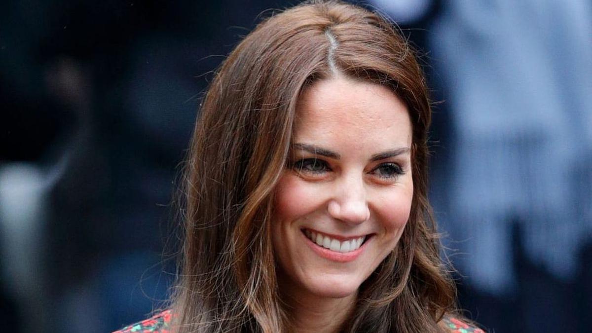 7 Potret Kate Middleton Berbusana Merah Menawan, Cocok untuk Inspirasi Gaya Hari Natal - Photo ...