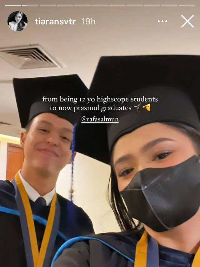 6 Momen Tiarani Savitri Anak Mulan Jameela Wisuda S1 Dihadiri Ibu dan ...