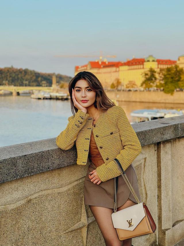 Dari Paris Hingga Praha, Ini 7 Potret Liburan Debi Sagita ke Eropa ...