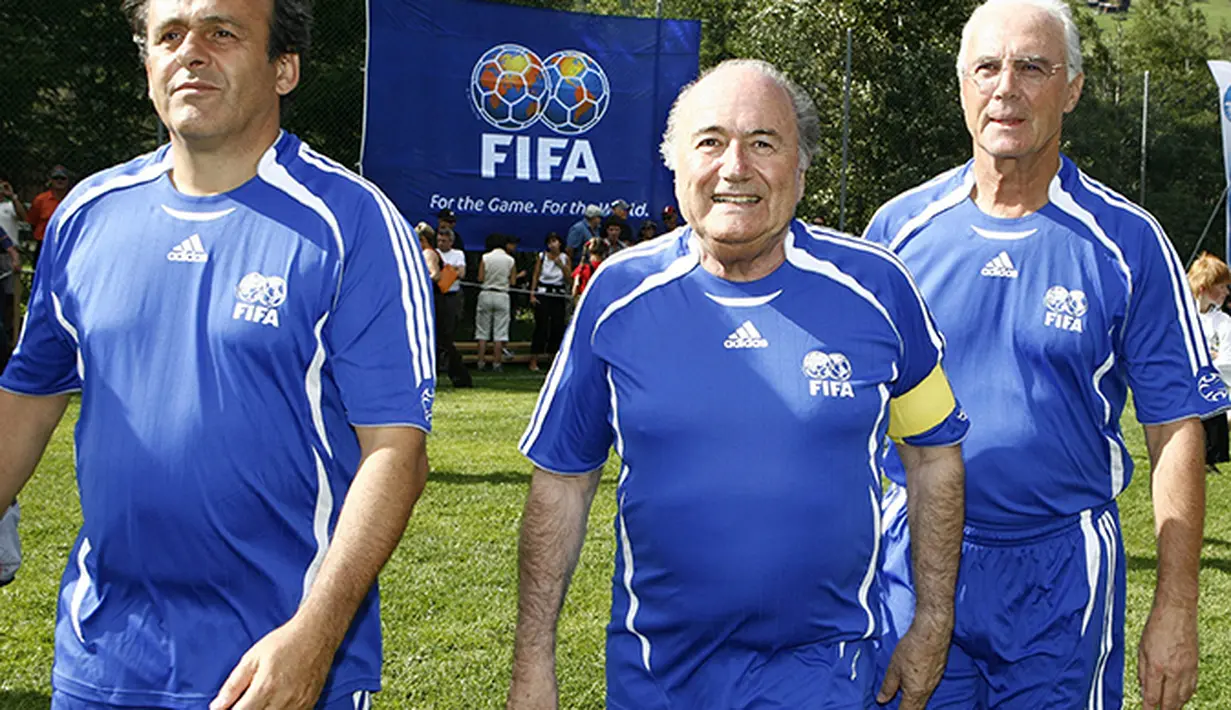 Sepp Blatter Sang Godfather Sepak Bola Dunia Mundur dari FIFA - Foto ...