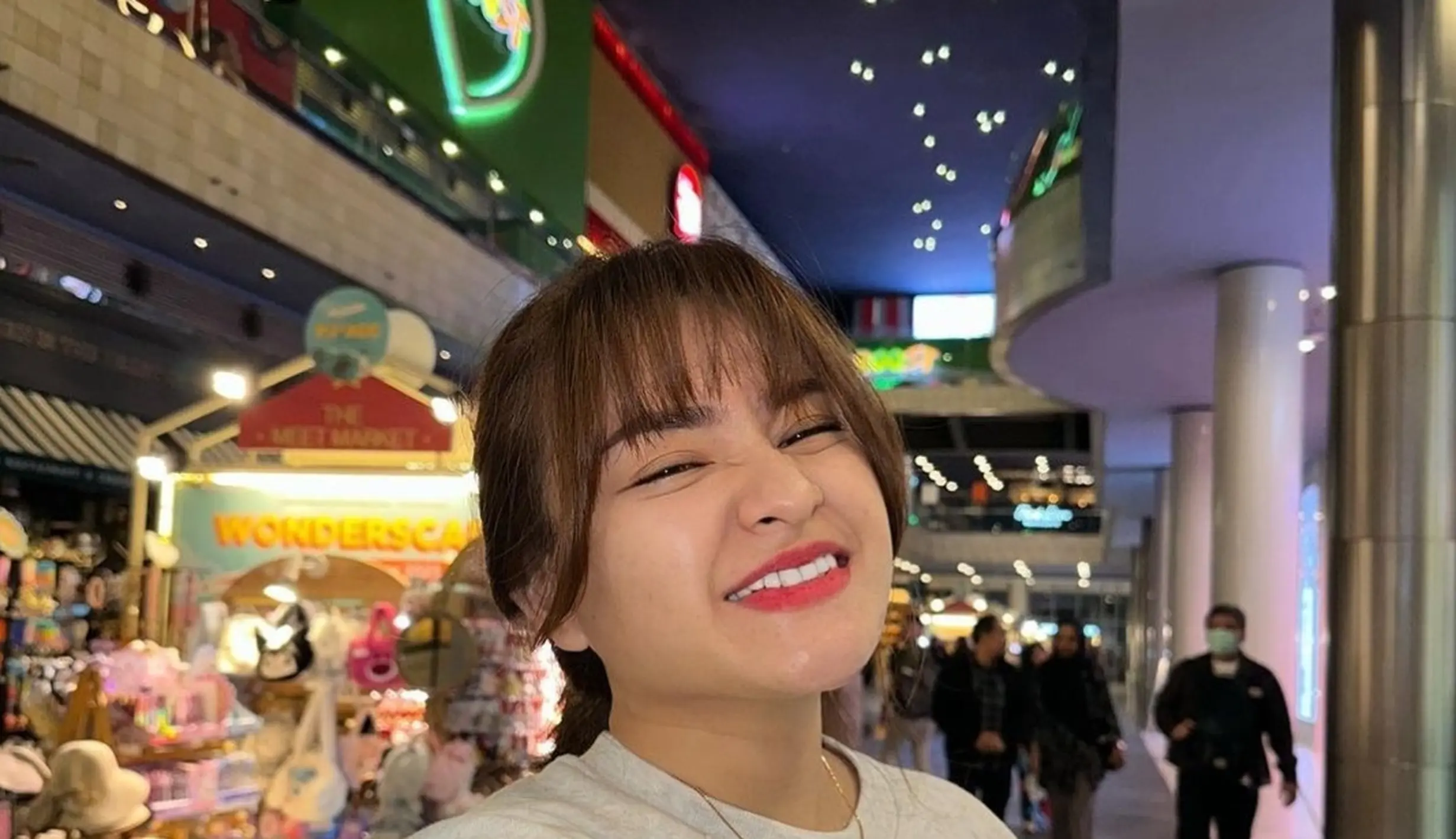 Gaya Nathalie Holscher Pamer Poni Baru Sebelum LDR dengan Ilham Yogi ...